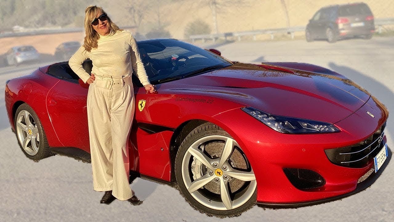 LA MAMMA GUIDA LA FERRARI - YouTube