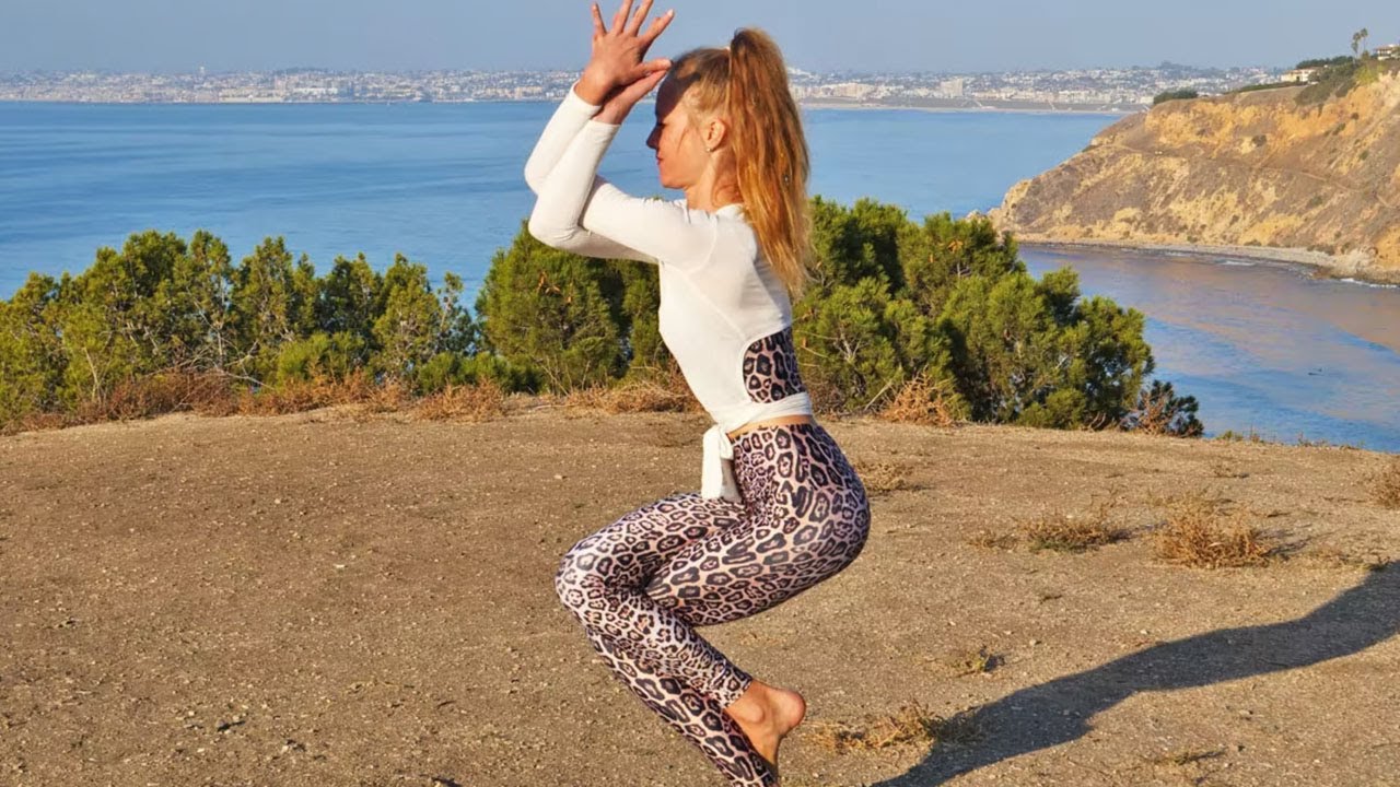 45 min Equipment Free Yogalates Class - YouTube