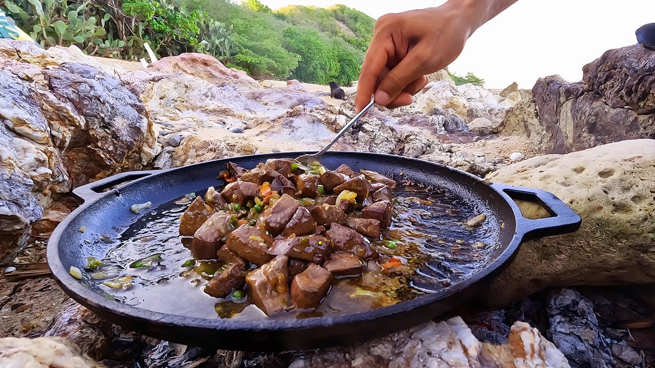 Wilderness Cooking: Stuffed Liver With Fresh Vegetables - YouTube