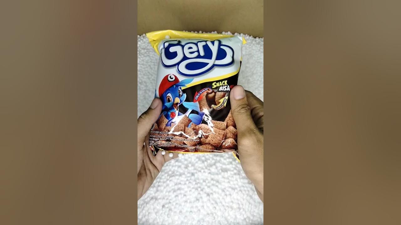 mencari & menemukan snack gerry bantal didalam kardus #shorts #jajanan #huntingjajan - YouTube