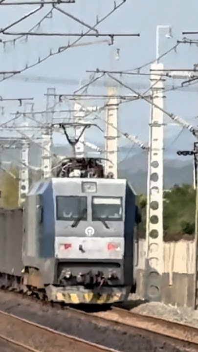 China's Railway Infrastructure:HXD1C Locomotive - YouTube