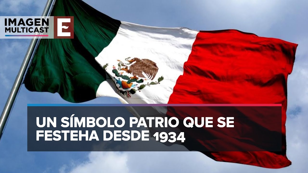 La bandera mexicana y cuatro diseños que han marcado su historia - YouTube