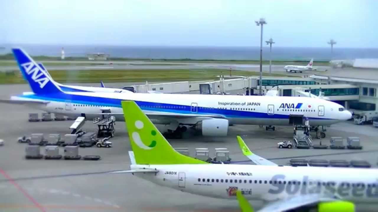 ANA B777 spotin to takeoff in Naha Airport Time Lapse - YouTube
