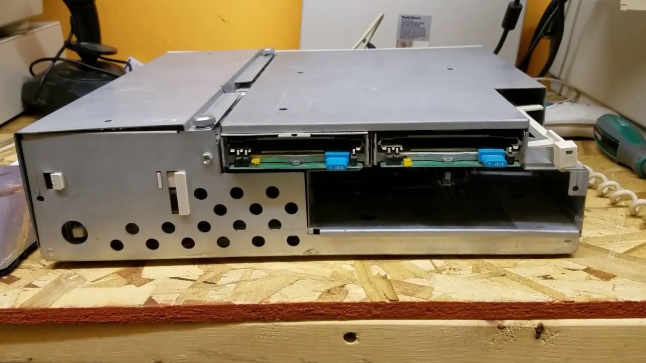 Inside The Tandy 2500 XL/2 - YouTube