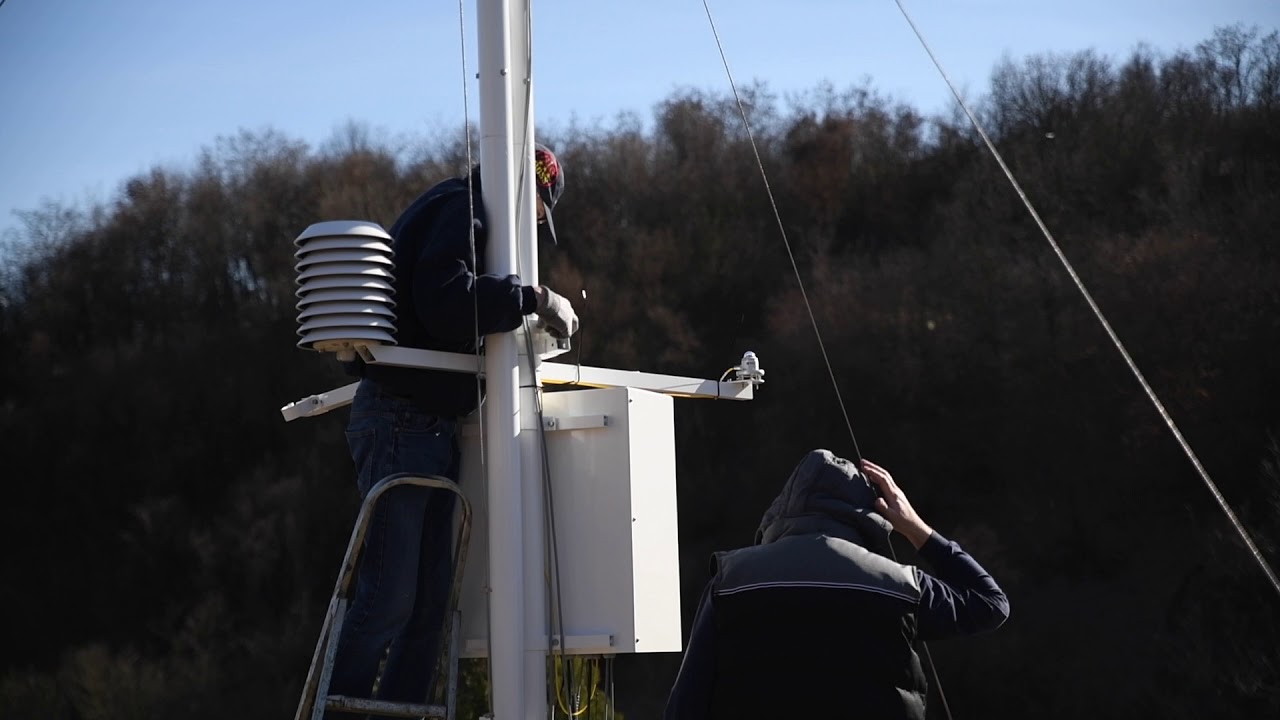 Automatska meteorološka stanica - početak montaže - YouTube