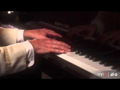 Soprano Maria Jette classes up the MinnRoast 2015 stage - MinnPost