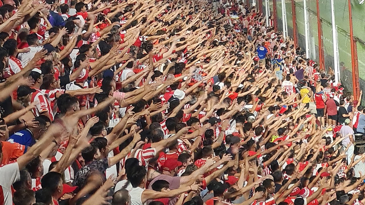 Hinchada de Instituto vs Huracan - YouTube