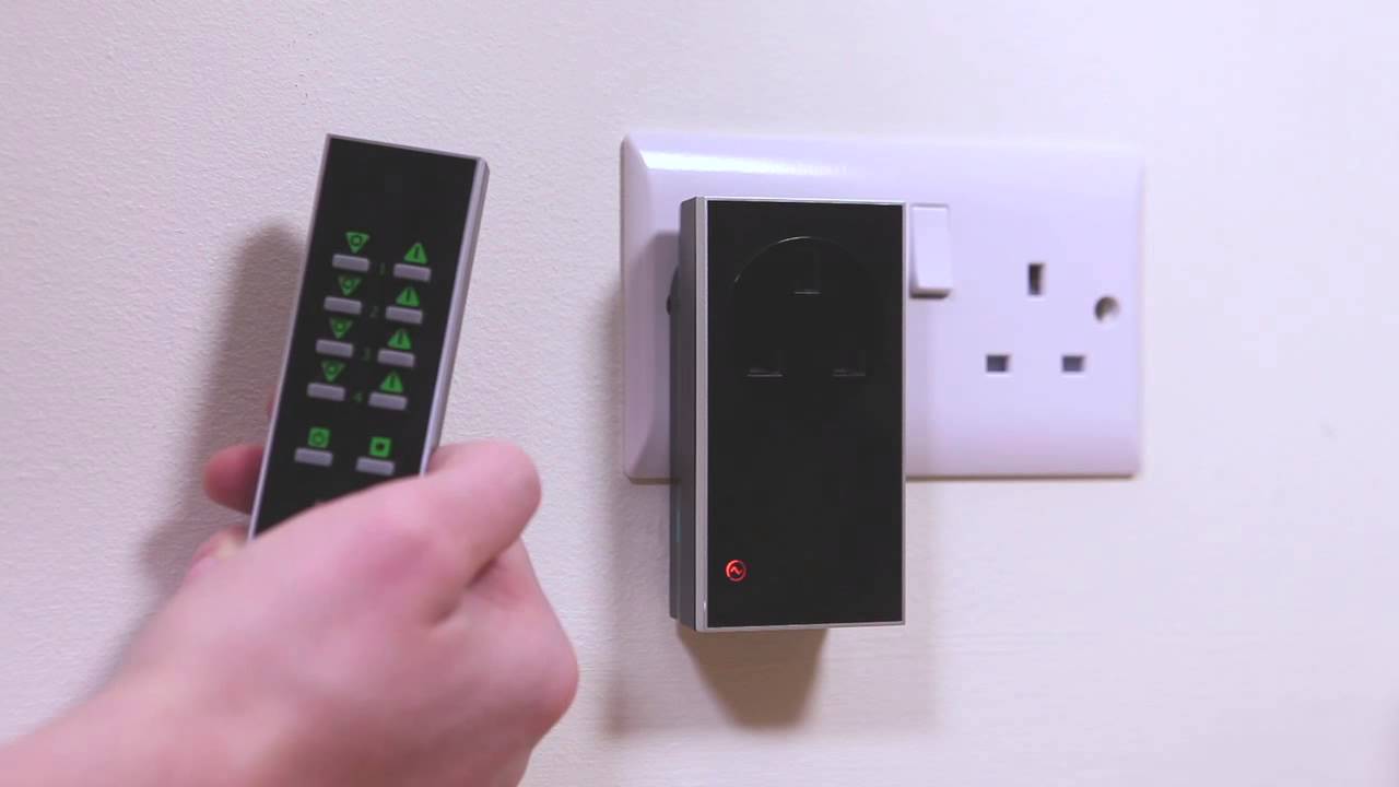 The LightwaveRF On Off Plug In - JSJSLW321 - YouTube