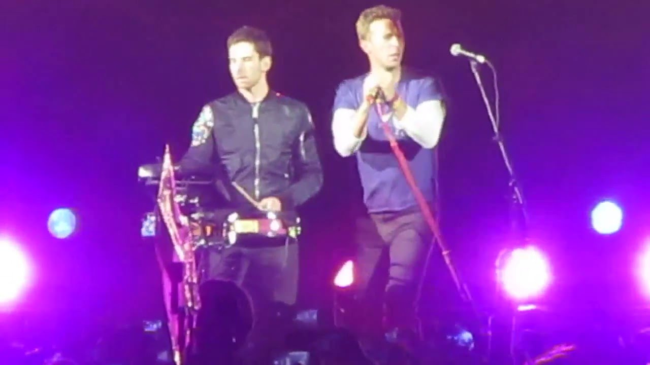 Coldplay - Army Of One (Live in Chile 2016) - YouTube