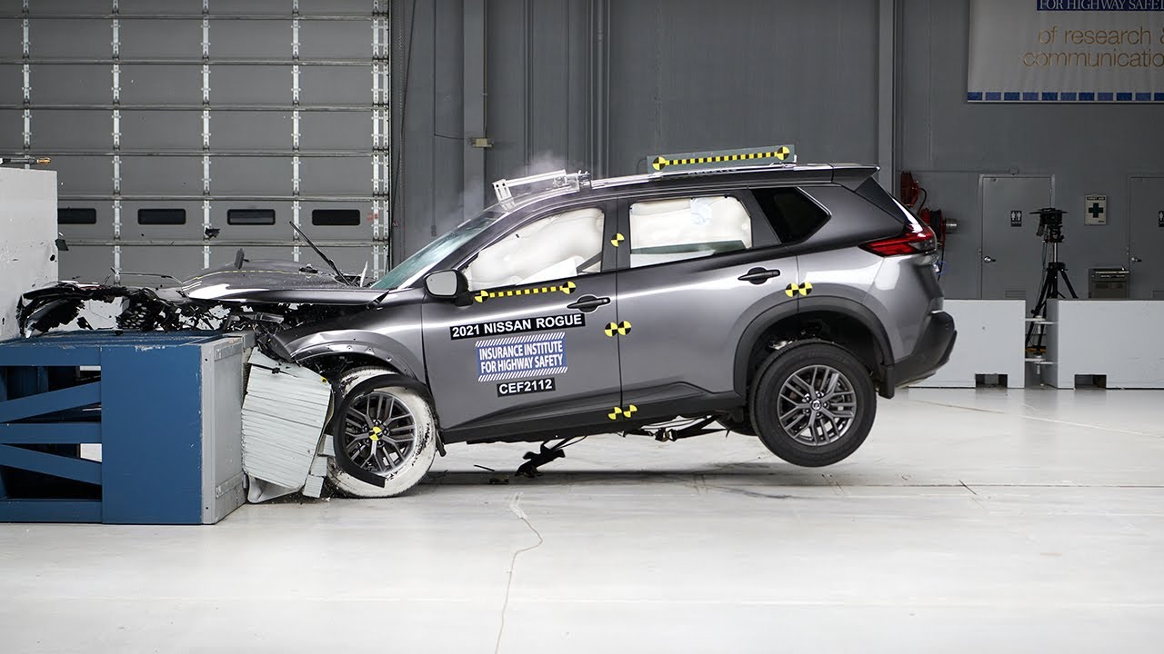 2021 Nissan Rogue updated moderate overlap front IIHS crash test - YouTube