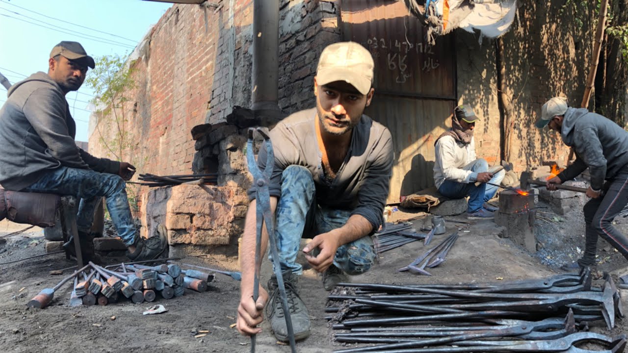 How To Manufacture Iron Holding Tongs in Local Factory || Tongs ...