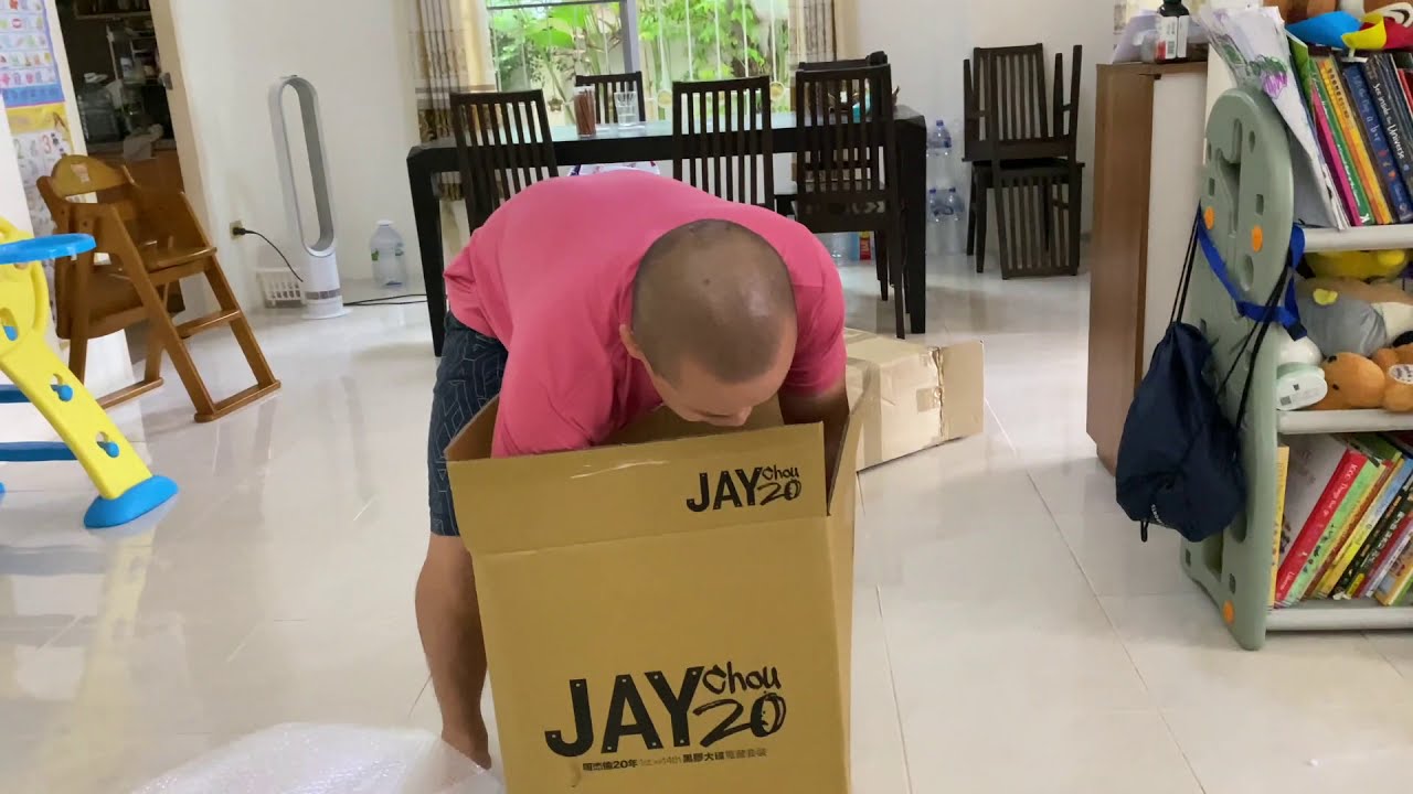 开箱周杰伦20周年黑胶唱片大碟LP珍藏套装Jay Chou vinyl record 20 years - YouTube
