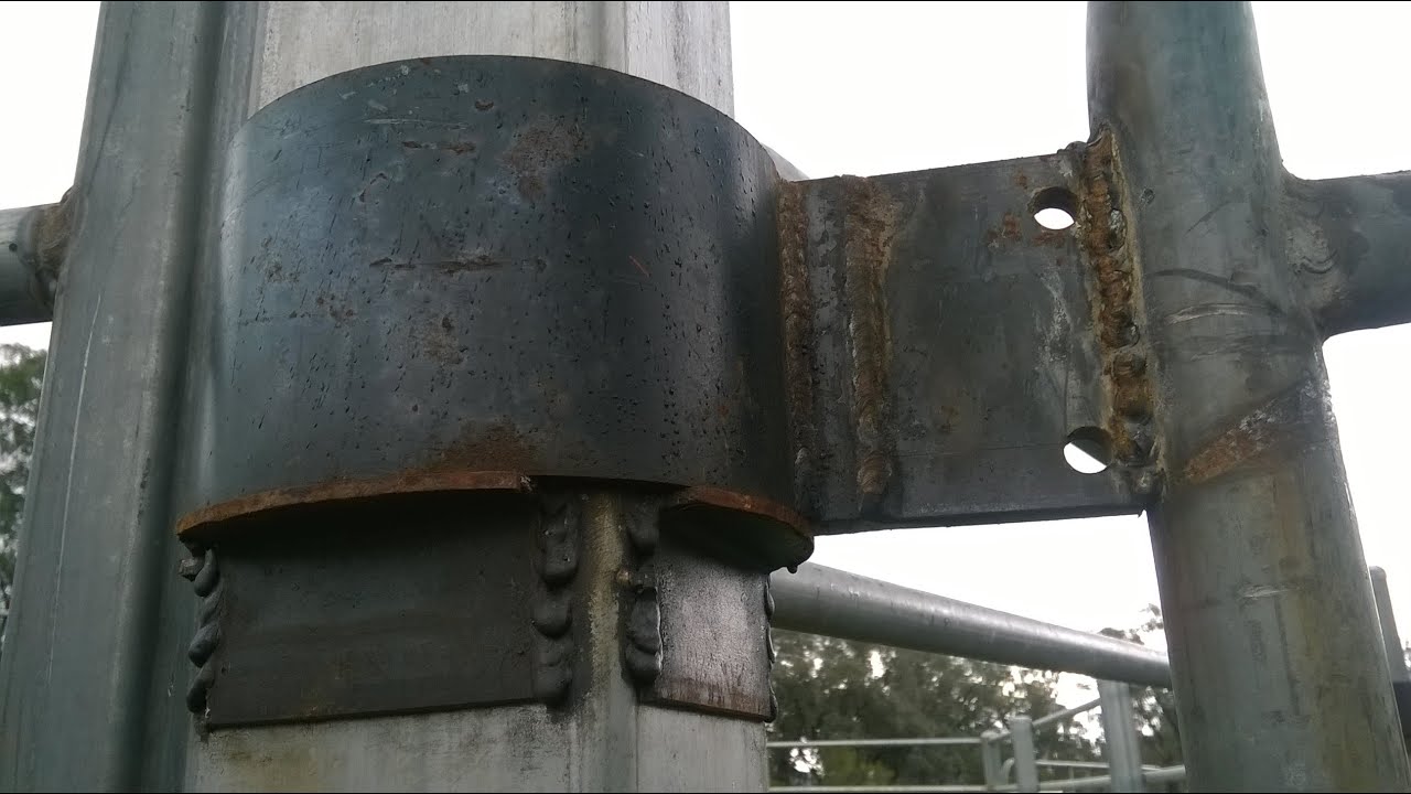 Cattle Yards - Rotating Gate Hinges idea on Square RHS Posts - YouTube