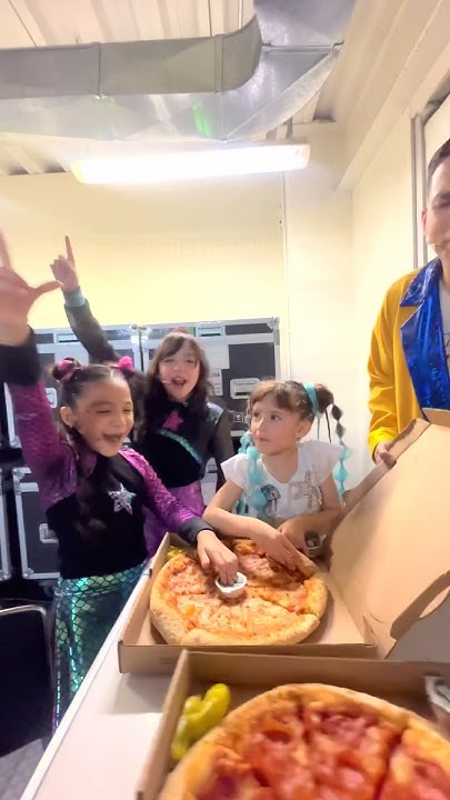 Pizza, pizza, pizza!! Que rica, me encanta el baile de la pizza🍕 - YouTube