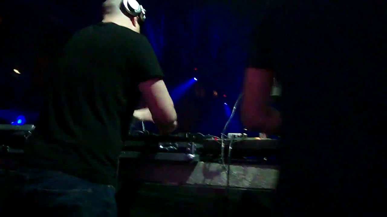 Atomic Jam 2009 Back Stage Filmed on NV24HD - YouTube