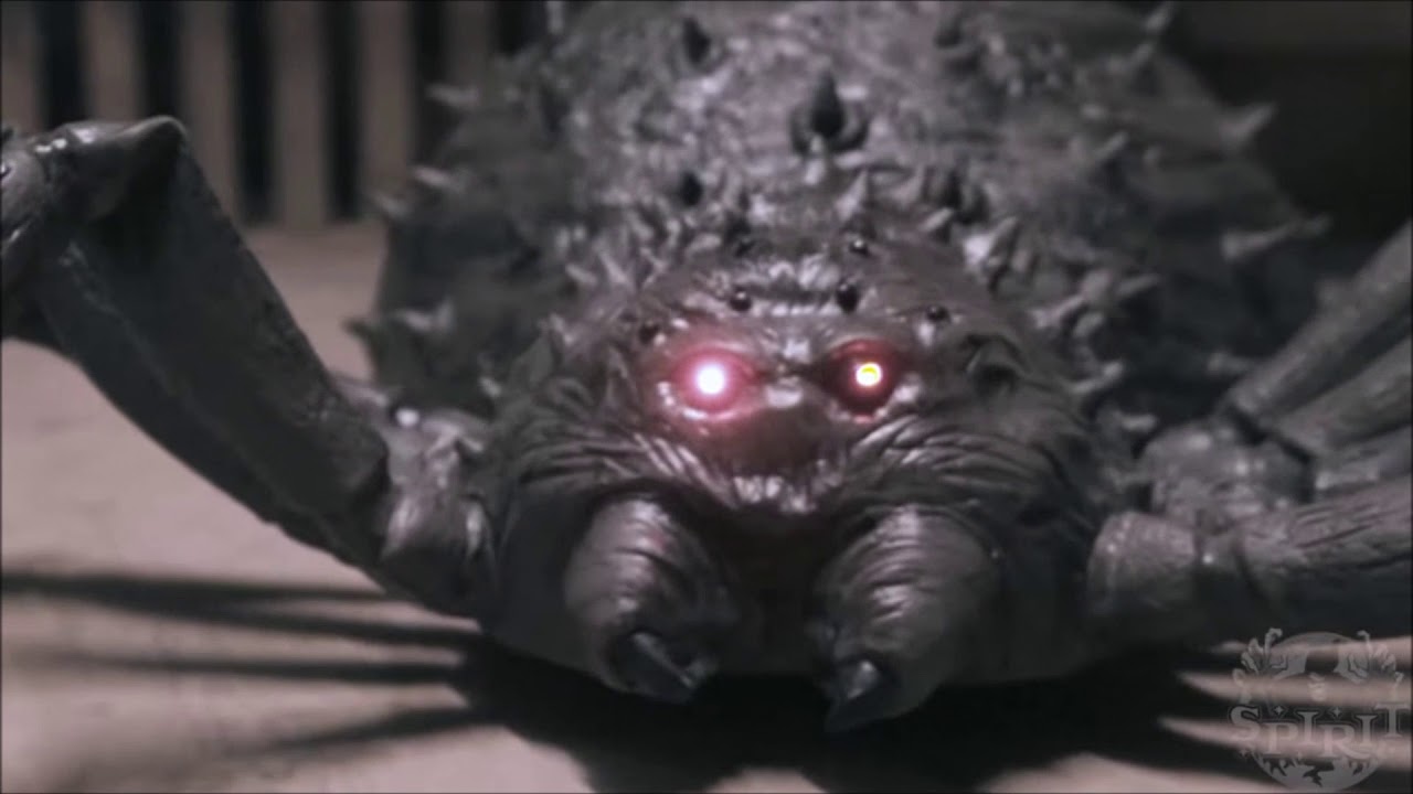 A DIFFERENT CREEPY CRAWLER | spirit halloween 2018 sneak peek # 9 - YouTube