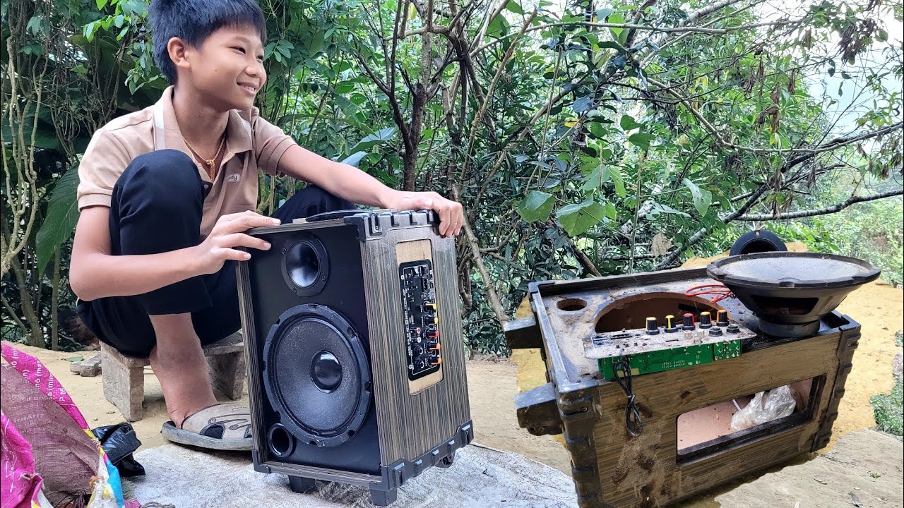 The boy fixes Bluetooth speaker for neighbor orphansDuynhan - YouTube