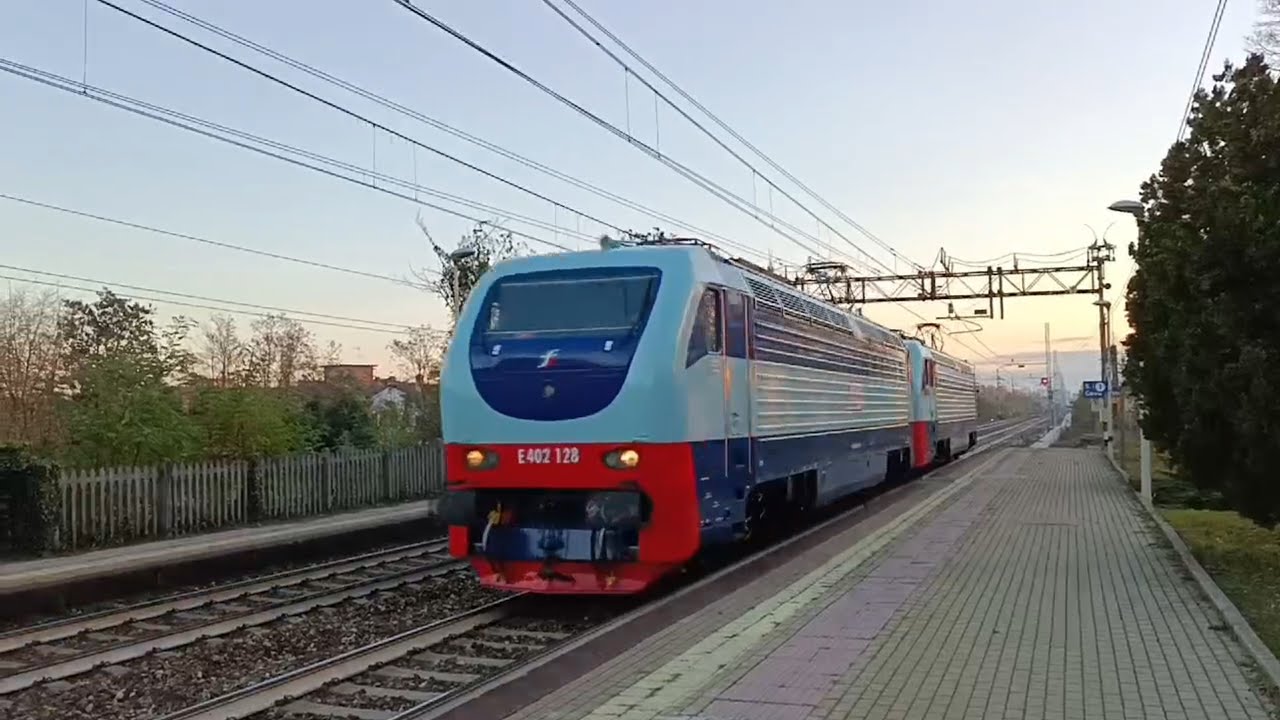 Le due NUOVE E.402B di Treni Turistici Italiani - YouTube