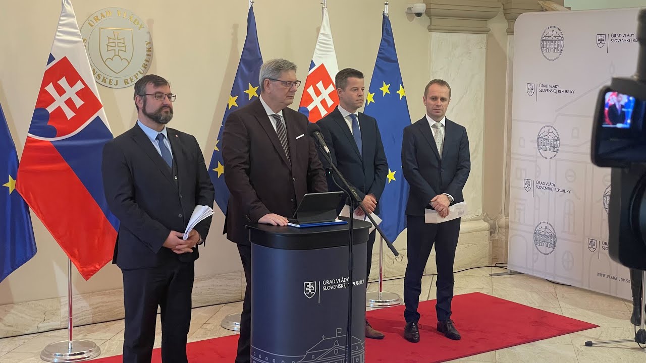 LIVE 🔴Minister Susko informuje po rokovaní vlády - YouTube