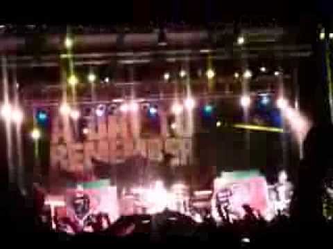 A Day to Remember Live at KFMA Day 2013 in Tucson - YouTube