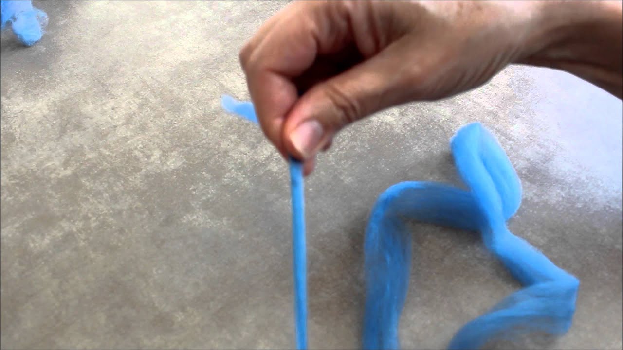 How to make and insert thrums in your Trummed mittens - YouTube