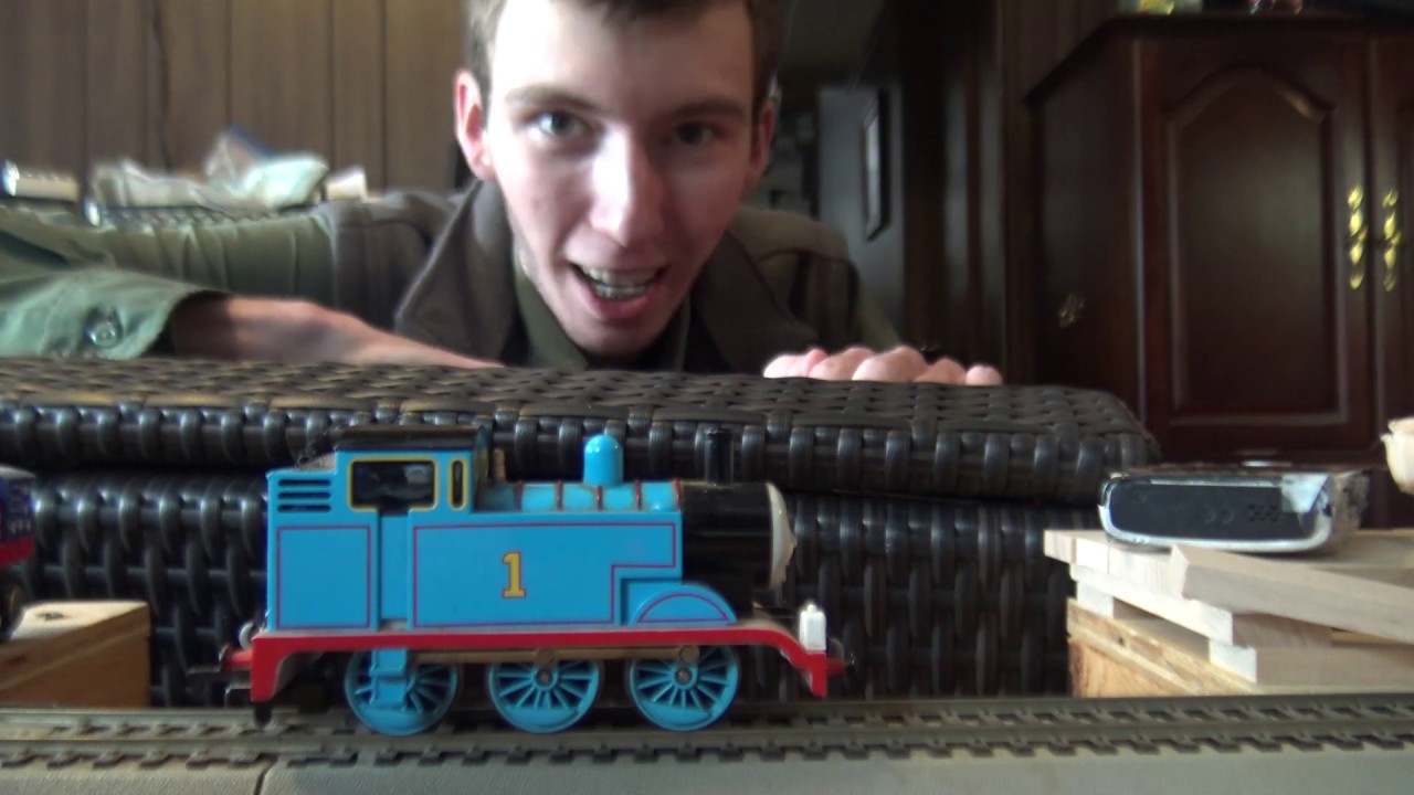 Bachmann HO Scale Thomas On My Pitiful Train Layout - YouTube