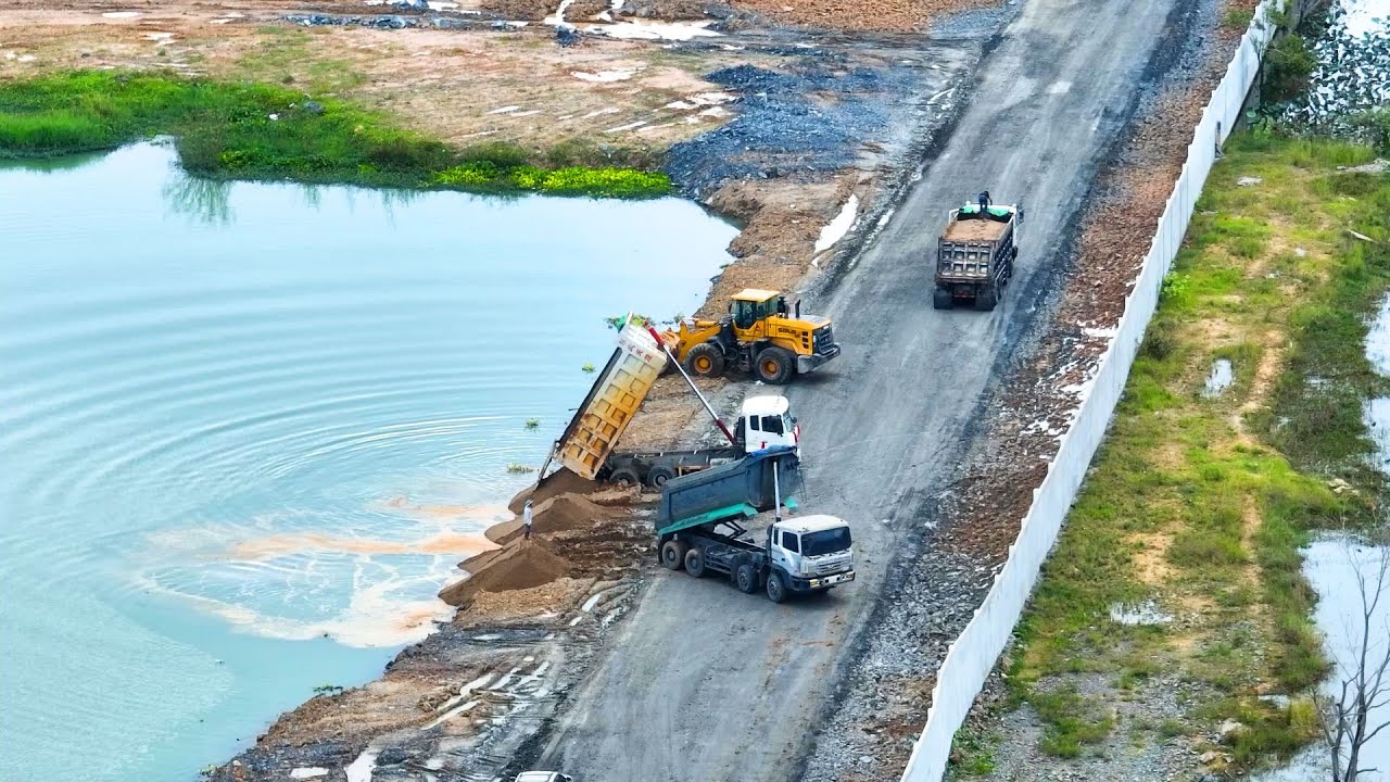 Just Start First Dumptruck SHACMAN Push Sand Into Water & Wheel Loader ...