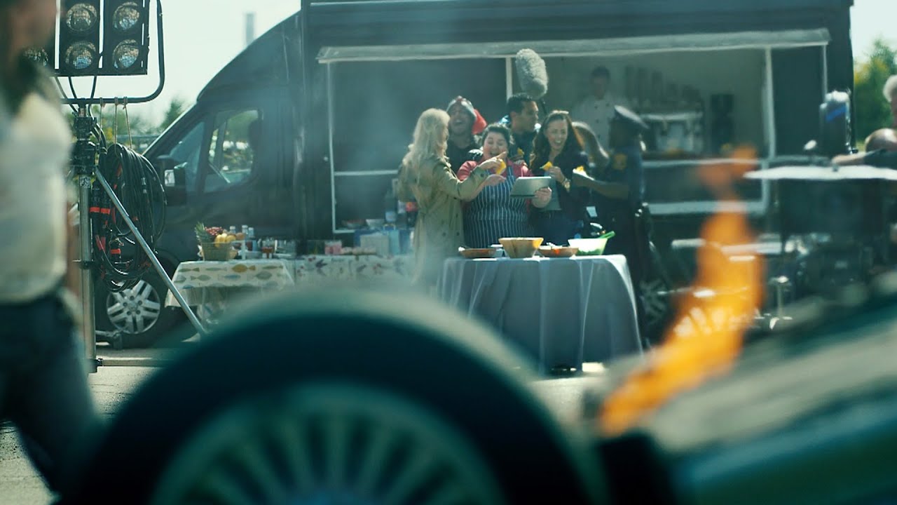 Expedia『Travel Yourself Interesting - Stuntman』 - YouTube