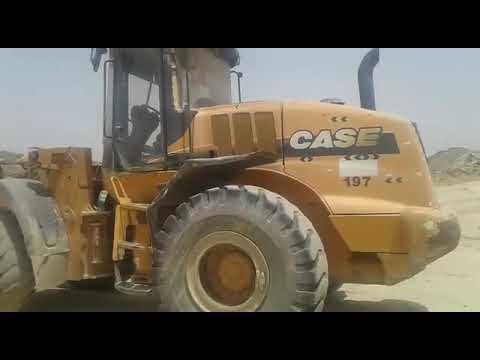 Case 821 E series loader full engine review - YouTube