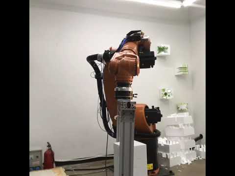 Robotics in architecture, hot wire cutting robot - YouTube
