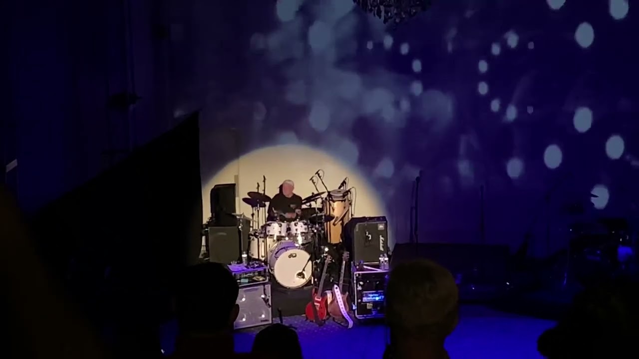 Jethro Tull’s Martin Barre & Clive Bunker- Dharma For One - YouTube