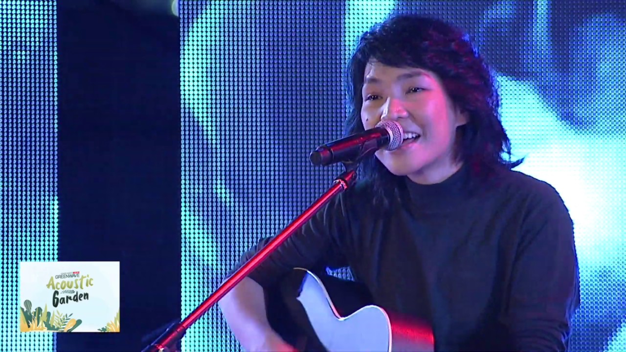 ก้อนหินก้อนนั้น - Cover Night Live : ACOUSTIC GARDEN - YouTube