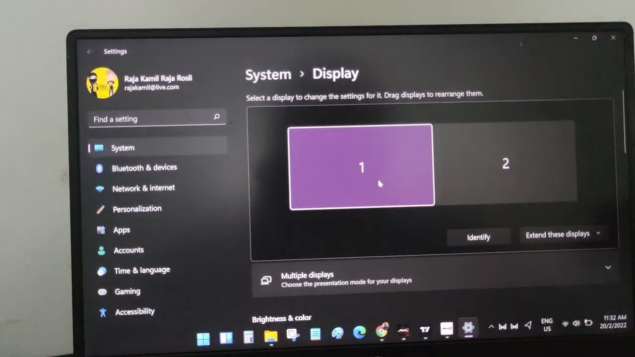 Windows 11 : Extended Screen To Left - YouTube