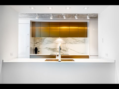 Take the tour!! Sexy Condo in St Lawrence Market