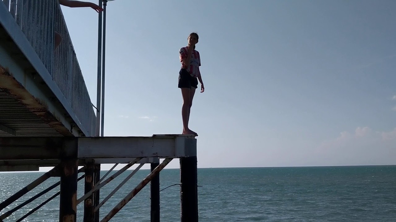 Jetty jumping at nightcliff - YouTube