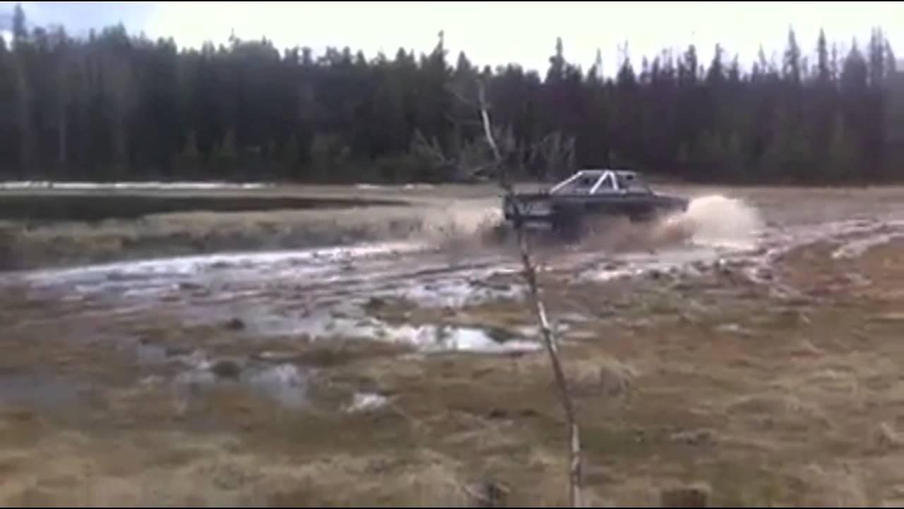 350 Chevy Mudding Swamp - YouTube