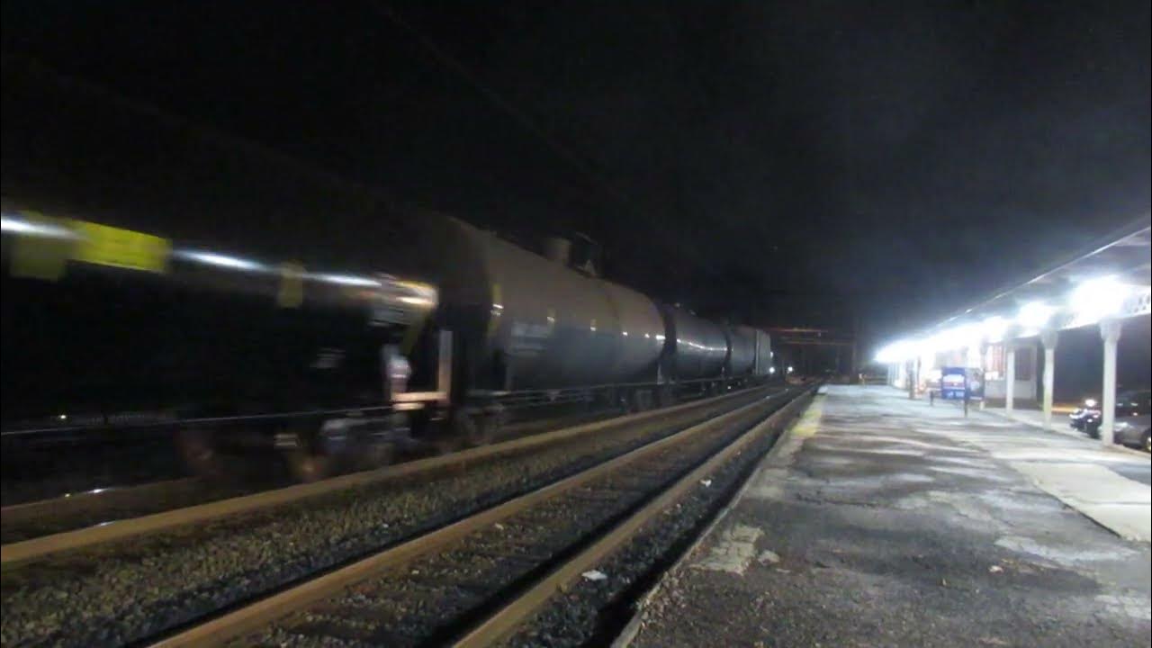 CSX K610 With Union Pacific, SD70MAC & Intermodal Cars at West Trenton, NJ - YouTube