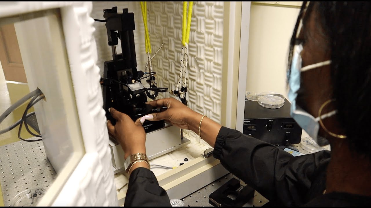LSU students learn about Atomic Force Microscopy (AFM) - YouTube
