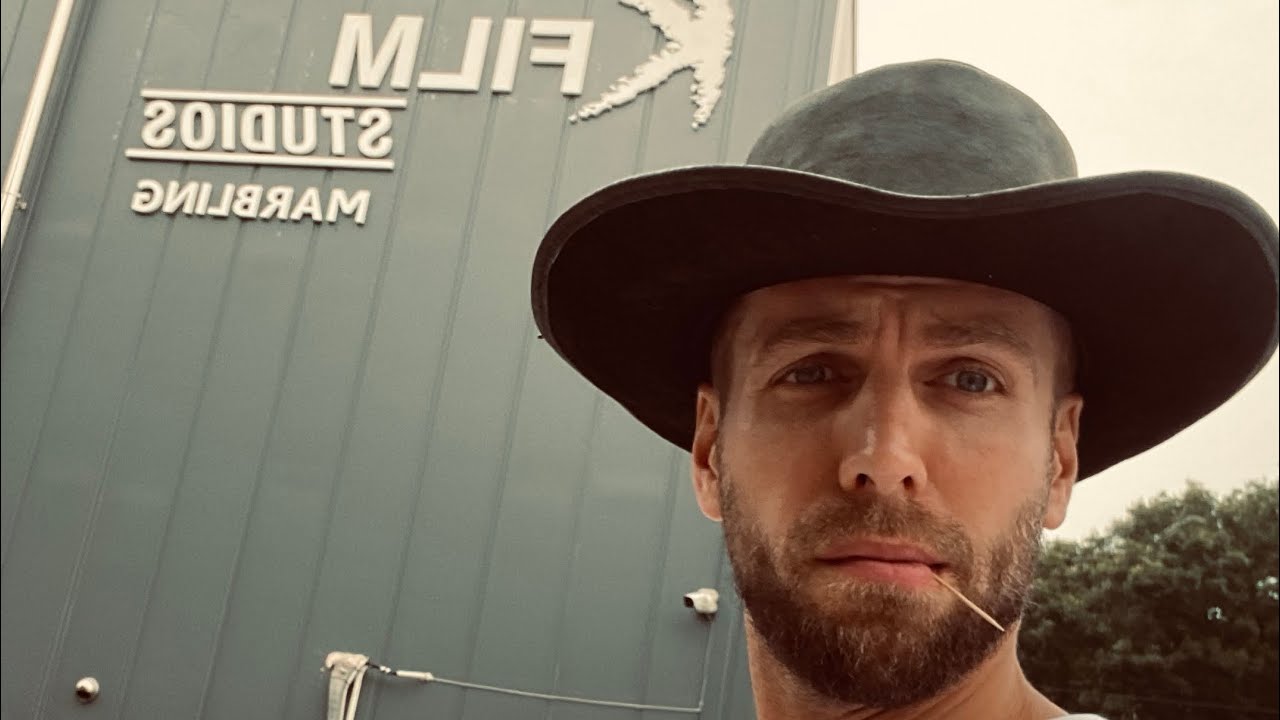 Pizza Hut Behind The Scenes 🤠 - YouTube