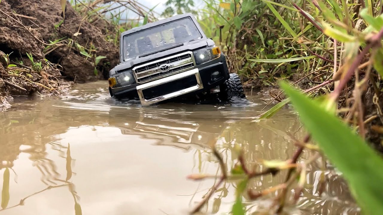 AMFIBIAN - MN 82 PRO : RC Land Cruiser 79 - YouTube