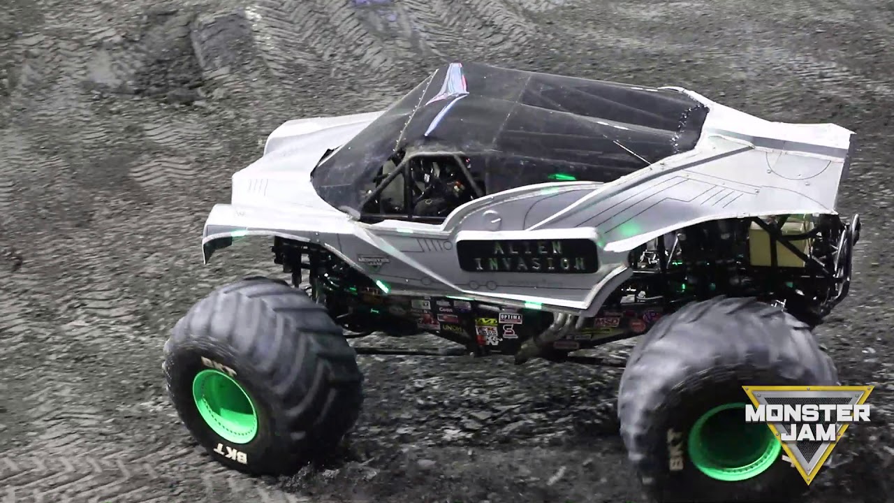 Monster Jam Worcester Alien Invasion Freestyles - YouTube