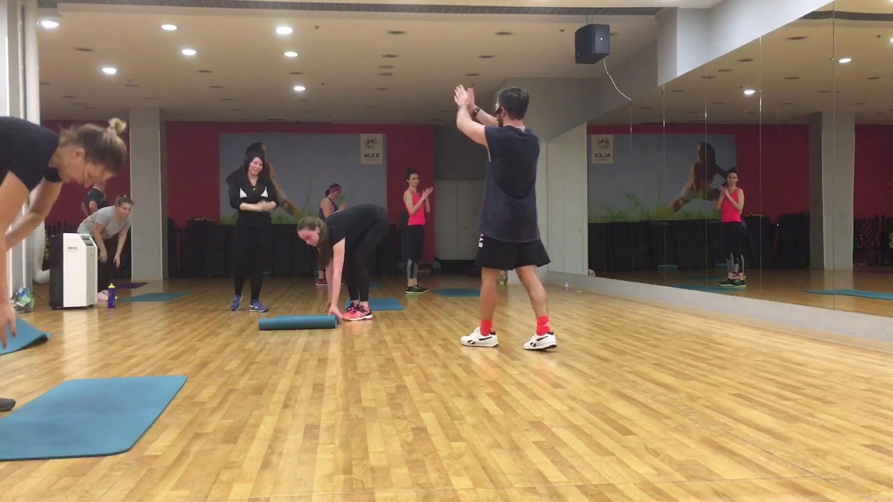 Les Mills Body combat 82 - YouTube