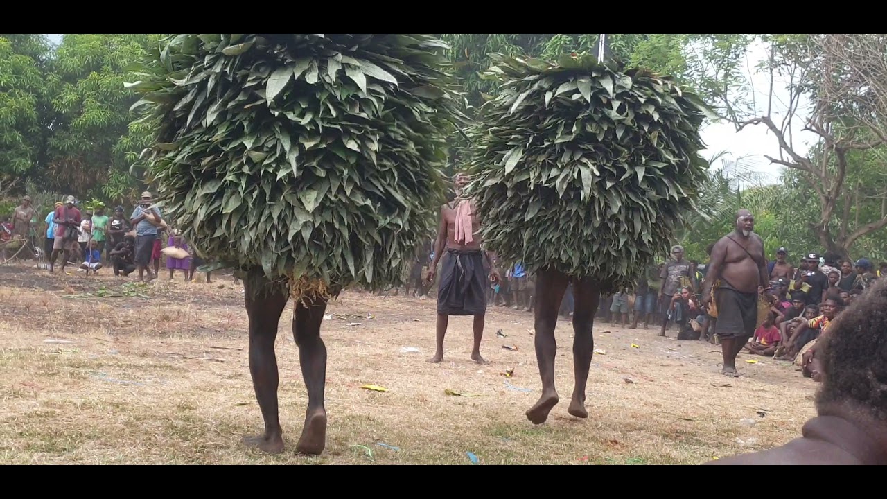 Tubuan Dance, Rabaul - YouTube