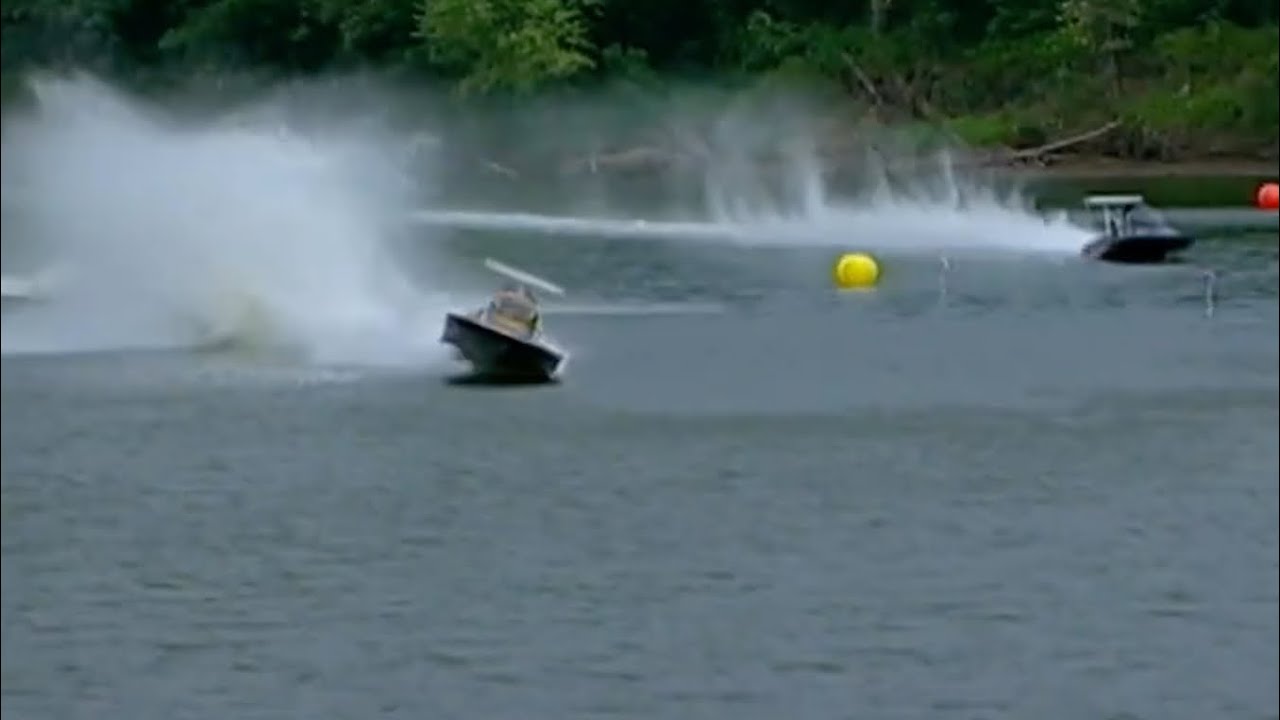 Speed Boat crashes in water | Destroyed In Seconds | E14 - YouTube