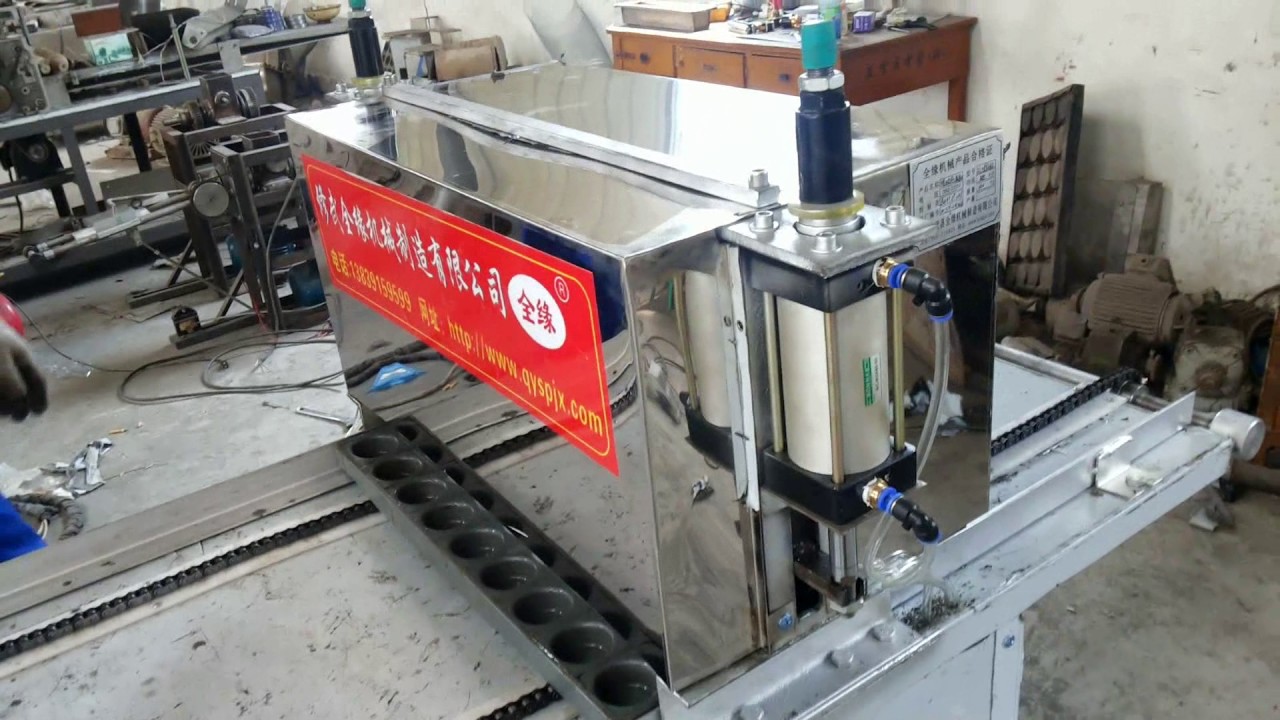 Cake tray spray oil machine - YouTube