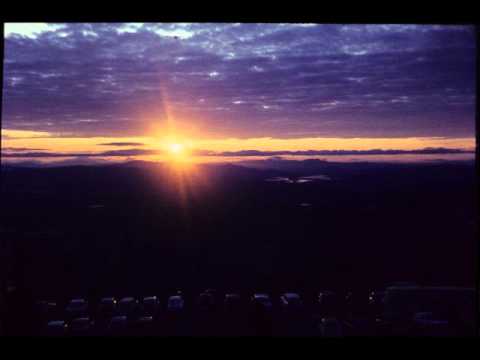 Hasse Thor - Under en himmel - YouTube Music