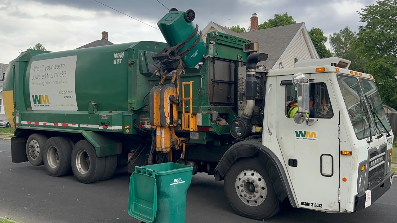 Revving WM Mack LEU Labrie Automizer Garbage Truck PACKING OUT! - YouTube