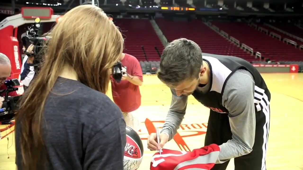 [HD] Rockets Give Back － Carly Wright: Make-A-Wish Nov.19,2013 - YouTube