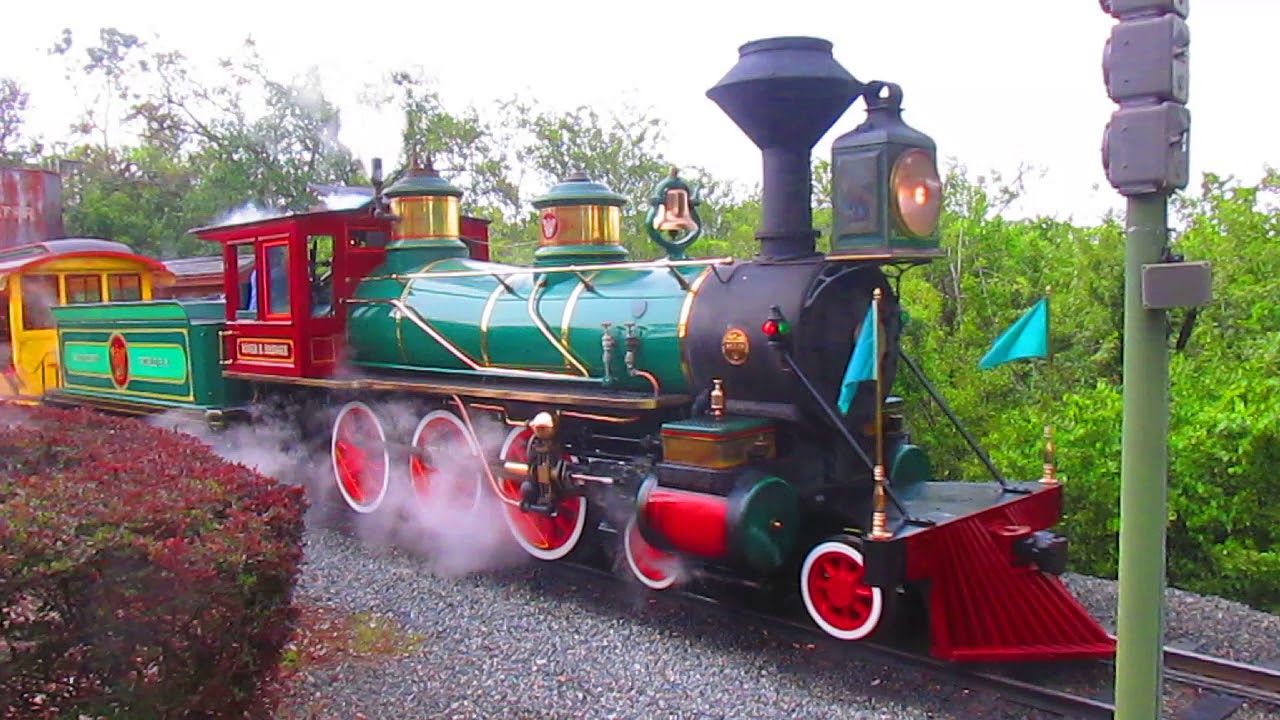 3/30/18 Roger E. Broggie and Excursion 3 depart Fantasyland Station in ...