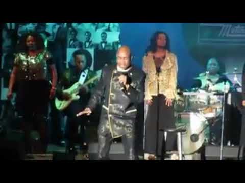 IVERY BELL SINGS "OOO BABY BABY" LIVE AT HUNTERDON PLAYHOUSE NJ - YouTube